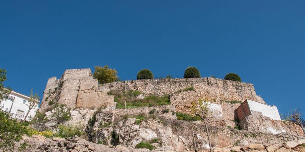 Castillo de Locubín. The anvil of time - El legado andalusi
